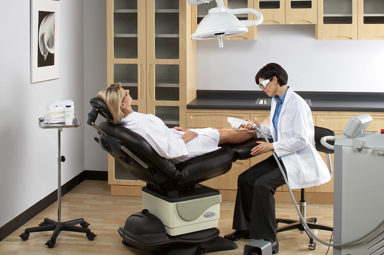 Midmark® 641 Procedure Chair